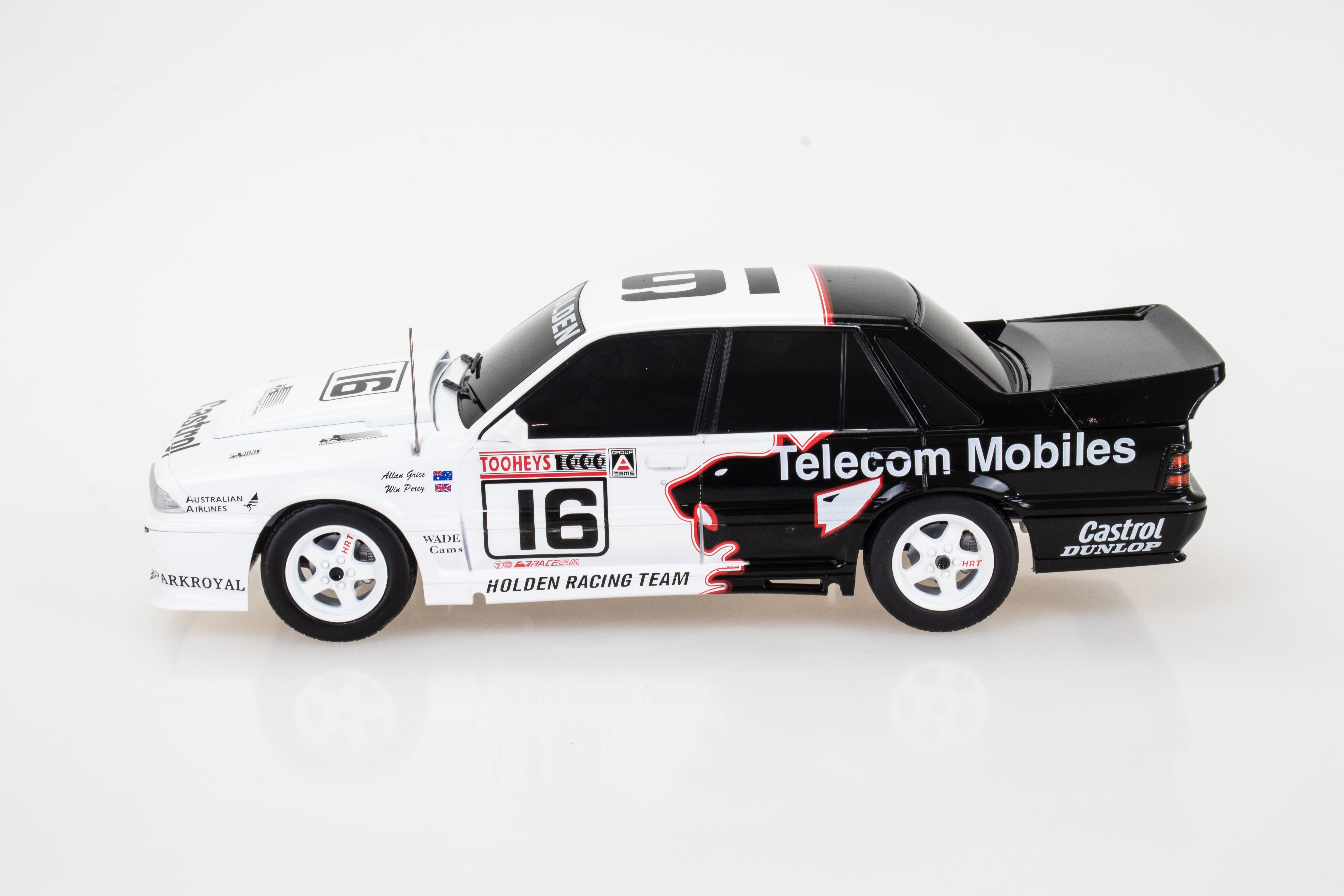 DDALU17 - 1:24 VL Walkinshaw #16 Racing – SupersonicCollectibles