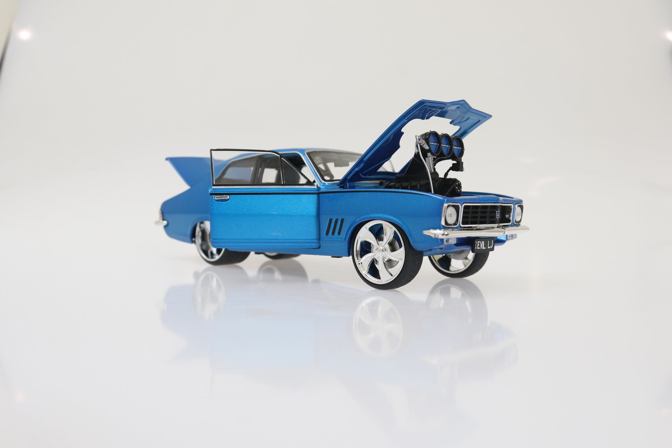 1:24 Evil LJ Torana – SupersonicCollectibles